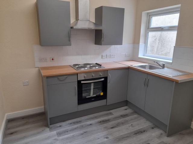2 room house to let in Fenchurch Street, Hull, HU5