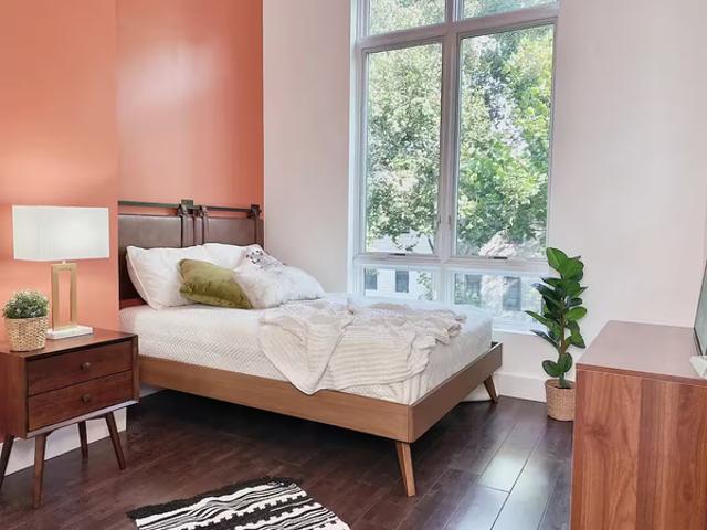 2 Room on 1225 Hancock Street