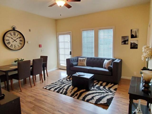 2 roommates wanted for property near SCU