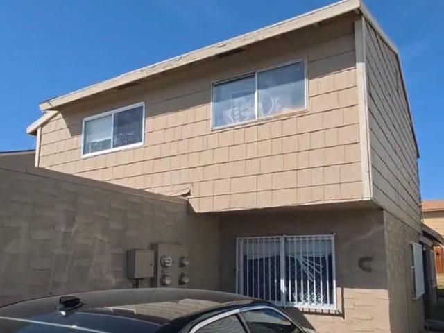 2 rooms/2 private bathrooms/washer/dryer/pool/park