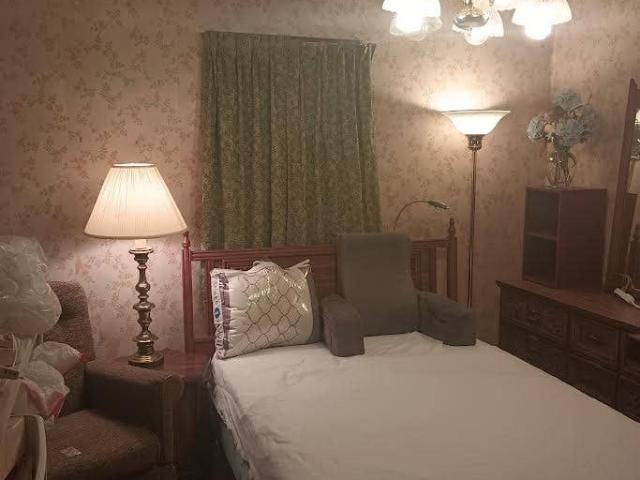 2 ROOMS AVAIL NOW