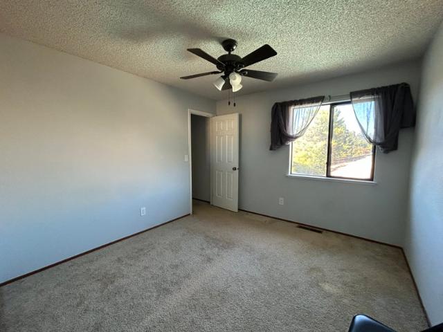 2 rooms available