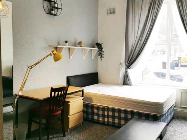 2 room's available