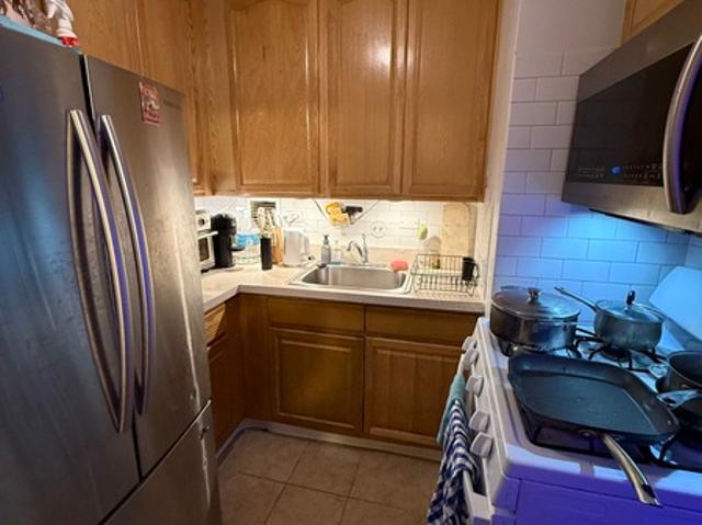 2 Rooms available