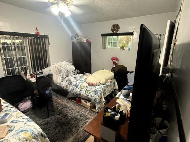2 rooms available/ 2 recámaras disponibles
