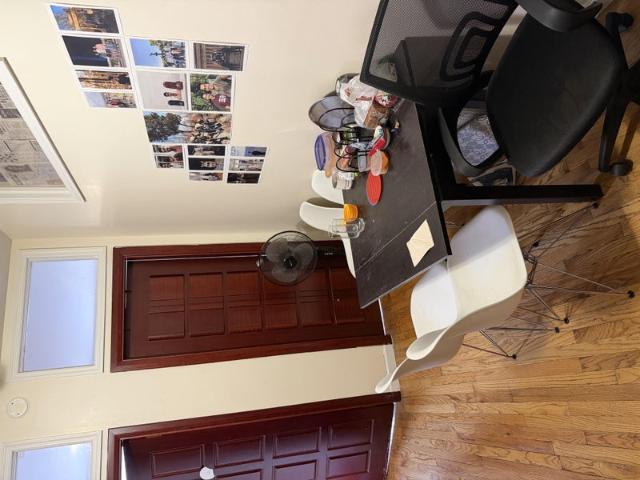 2 rooms available for lease takeover in a 3B1B