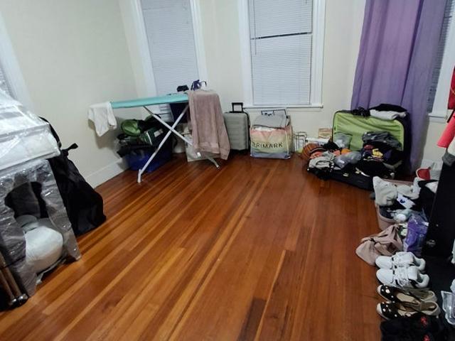 2 Rooms available for rent in a 3 bedroom apt