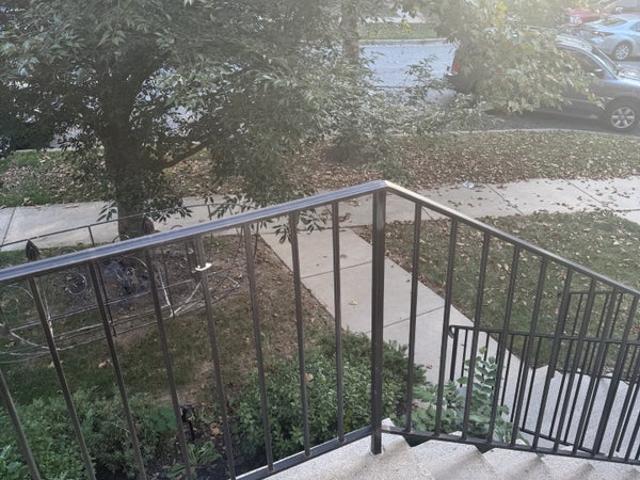 2 Rooms Available in Townhouse