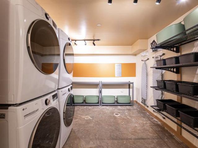 2 rooms available in a shared house