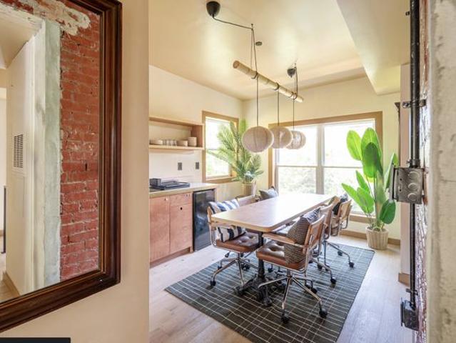 2 rooms available in a shared house