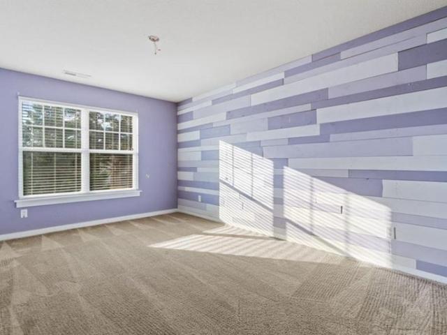 2 rooms available in a townhouse for rent