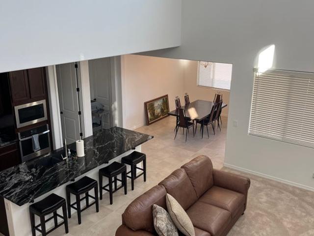 2 rooms available in brand new house!