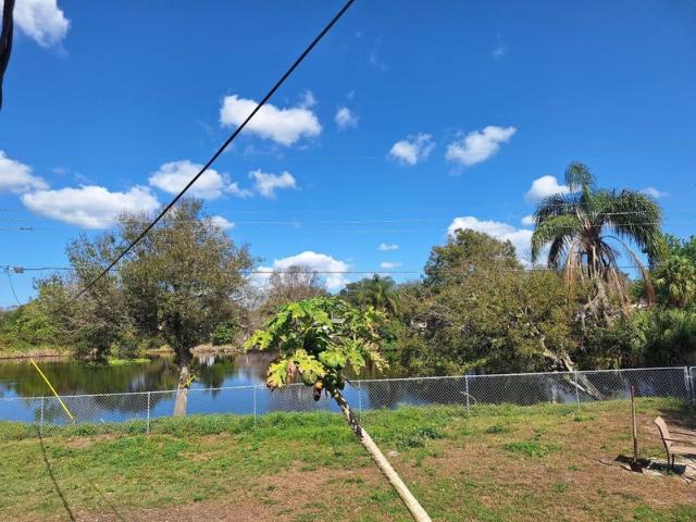 2 rooms available in Cocoa home on pond