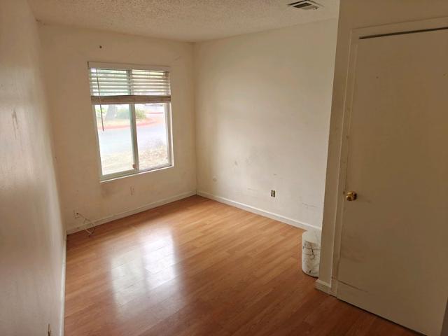 2 Rooms Available in Shared House