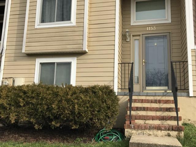 2 rooms available Large $1050 with private bath