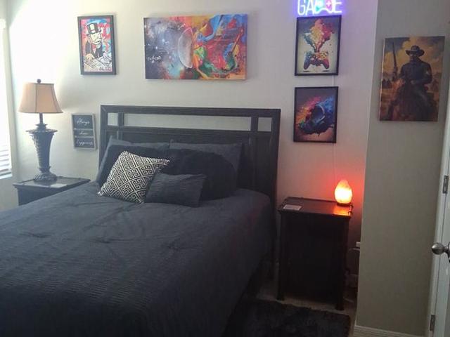 2 rooms available now and 1 October 1st