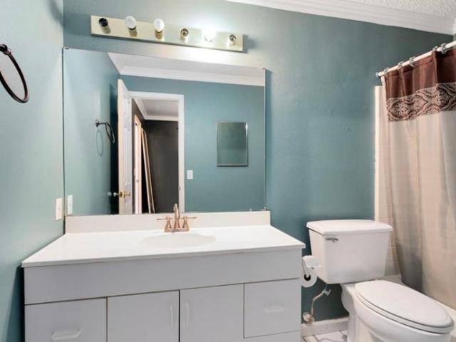 2 Rooms Available Private Baths move in now