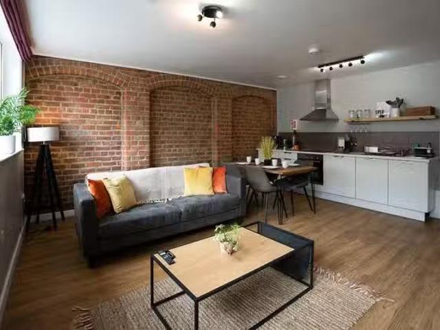 2 rooms apartment in Chinatown