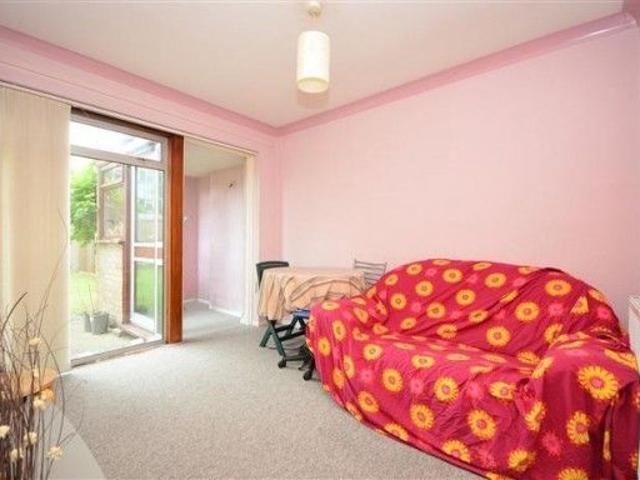 2 rooms double and single bed still avaialbe