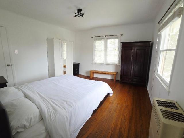 2 Rooms for the price of one, beautiful two story