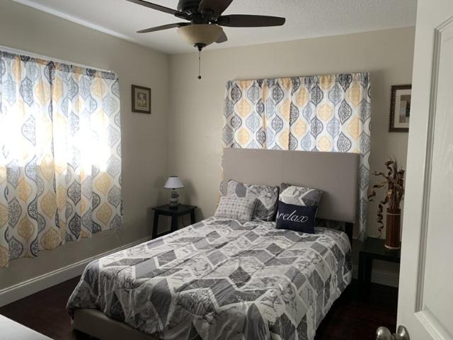 2 rooms for rent near Seminole Hard Rock Guitar