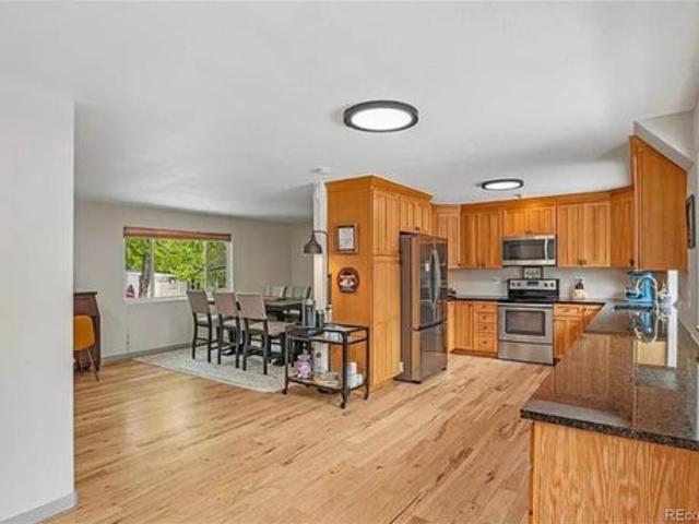 2 rooms for rent, beautiful location and house