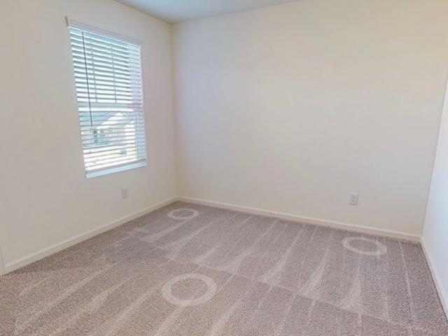 2 rooms for rent far west side