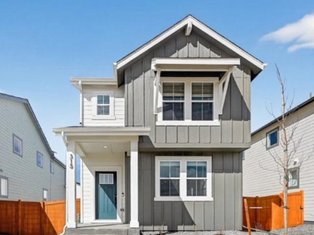 2 rooms for rent in new construction house