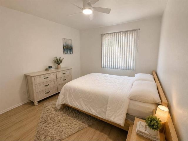 2 Rooms for Rent in Awesome House