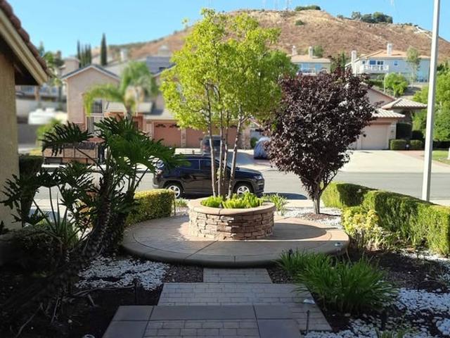 2 rooms for rent in beautiful 5 bedroom pool home
