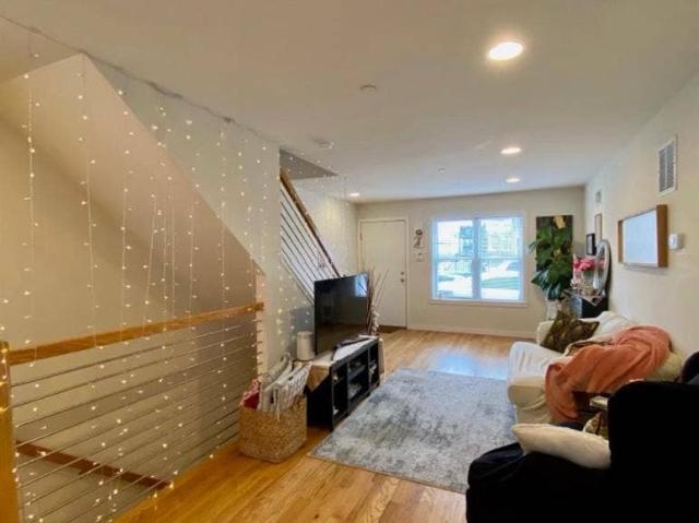 2 rooms for rent! starting sept 1