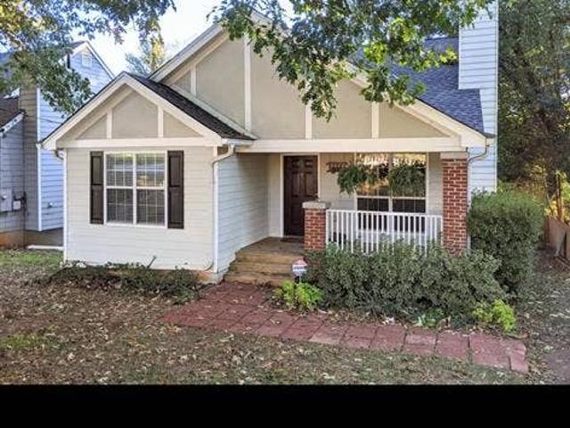2 rooms in Grant Park!