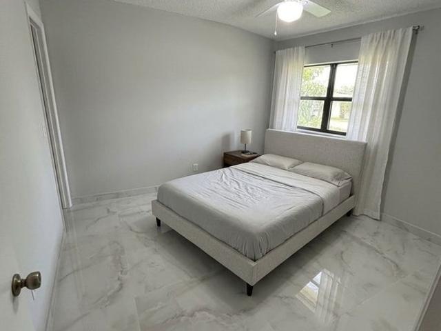 2 Rooms in Pool Houss