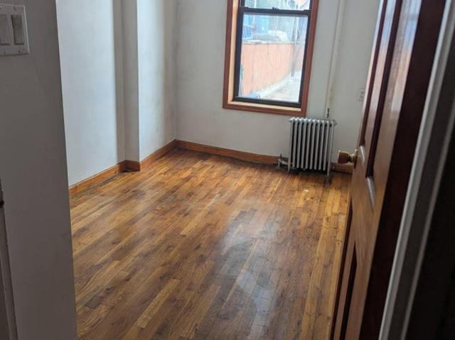 2 rooms in 4b/1.5ba prime Crown Heights location