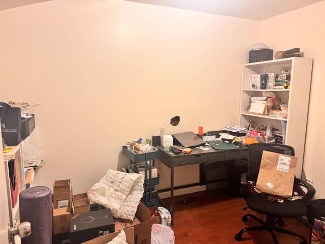 2 rooms w/ Utilities