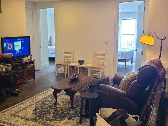 2 rooms with large closets for rent Sept 1st