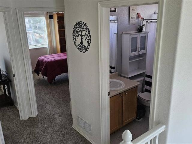 2 rooms 1 bdrm & office/living