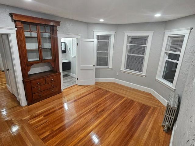 2 Rooms 1 Room with Private bathroom