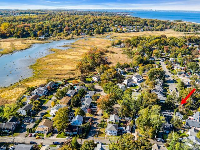2 Roosevelt St, Bayville, NY 11709 | MLS #932454 | Compass