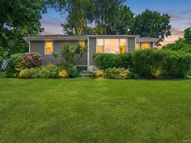 2 Rosemont Rd, Monroe, NY 10950