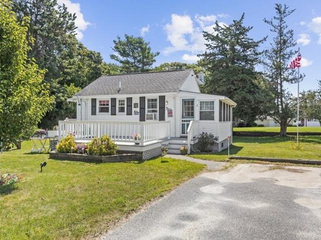 2 Stone Dr, Wareham, MA 02571