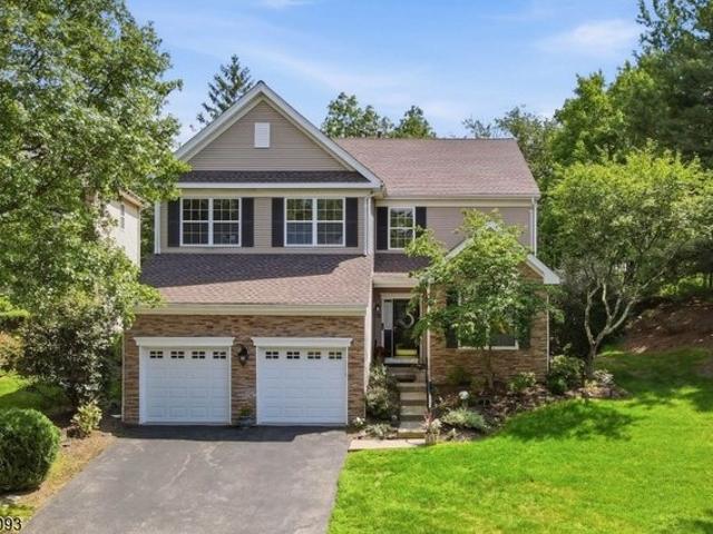 2 Stone Ridge Ct, Little Falls, NJ 07424