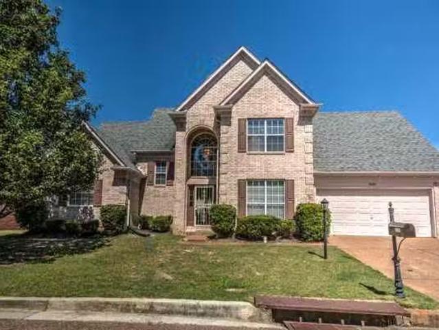 2 Story Brick Home in Memphis! 5130 Denton Cv N