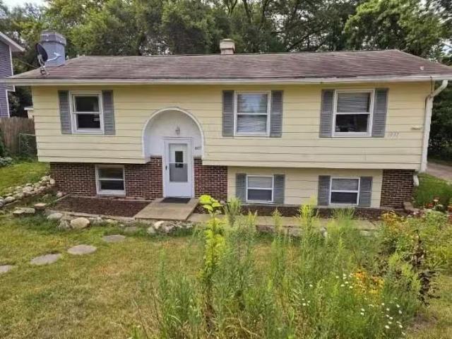 2 Stories Mundelein, IL 1037 Dunbar Rd