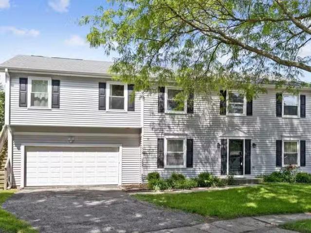 2 Stories Naperville, IL 1719 Butler Ct