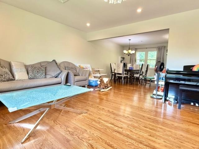 2 Stuart Ct