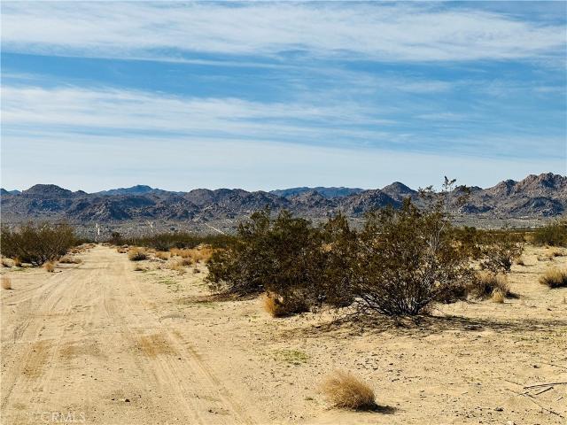 2 Sun Loma Rd, Joshua Tree, CA 92252 | MLS #JT26017