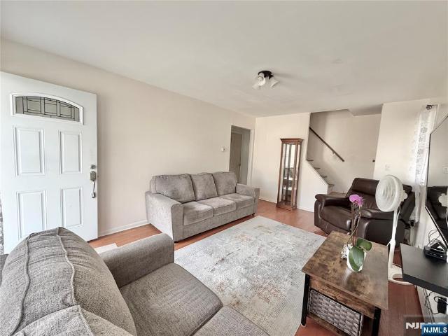 2 Sunnyside Pl, Verona, NJ 07044 | MLS #4021