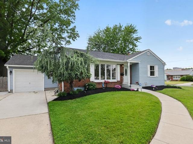 2 Surrey Ct, Cherry Hill, NJ 08034