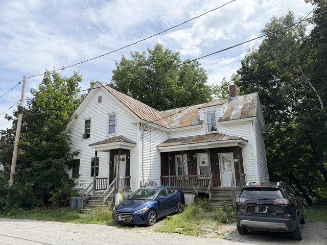 2 Swan St, Waterville, ME 04901